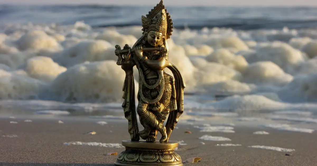 लड्डू गोपाल आए हैं, माखन-मिश्री तो लाओ जरा - spiritual significance of ...