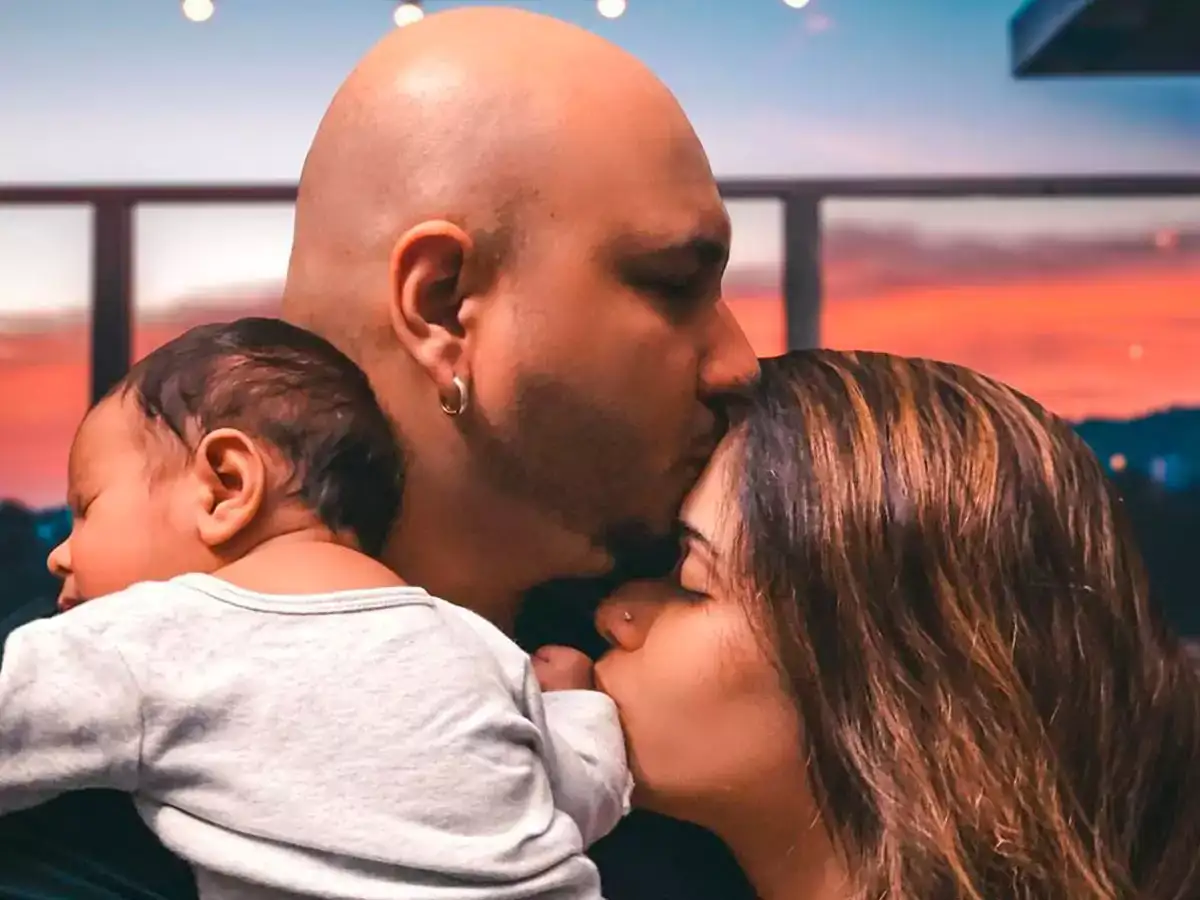 B Praak Wife Meera Pregnant,अपनी प्रेग्नेंट पत्नी के लिए सिंगर B Praak ...