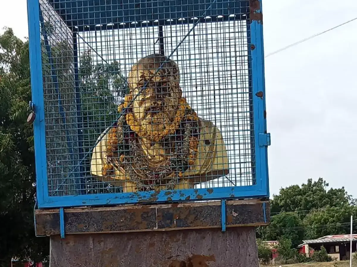 கோவையில் தந்தை பெரியார் சிலை அவமதிப்பு- ராமதாஸ் கண்டனம்! - desecration ...