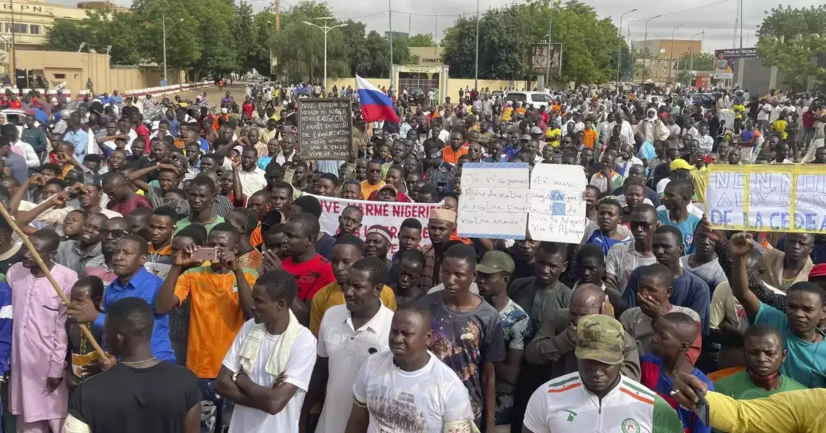Niger Coup: नाइजर तुरंत छोड़ें फ्रांसीसी राजदूत, तख्तापलट के बाद सैन्य ...