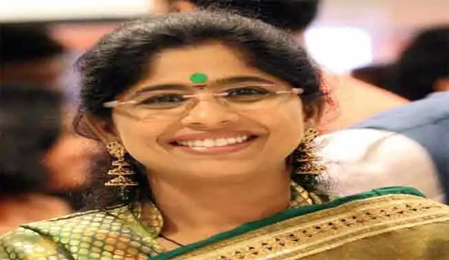 मराठी अभिनेत्री,फटकळ नव्हे, मी स्पष्टवक्ती! - atisha naik interview ...