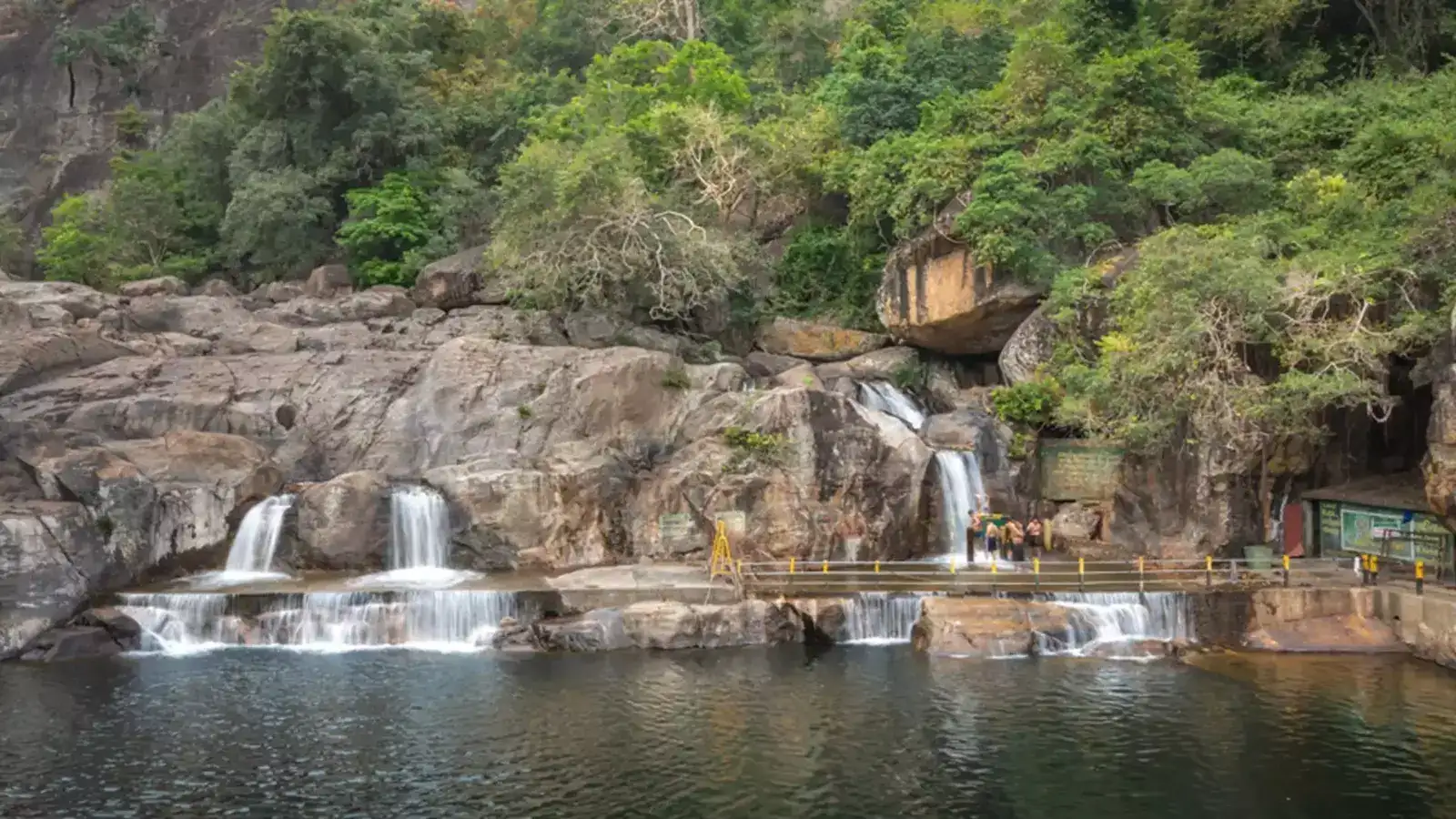 Tourists allowed to bathe at manimutharu falls today: நெல்லை ...