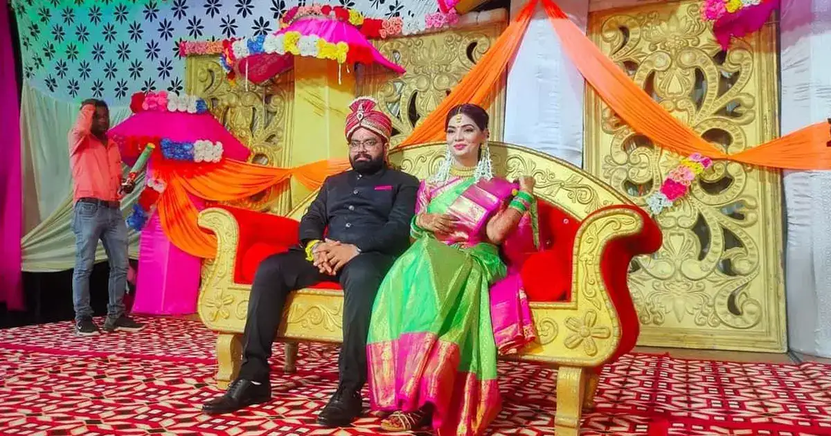 singer neha singh rathaur got married with himanshu singh in lucknow ...