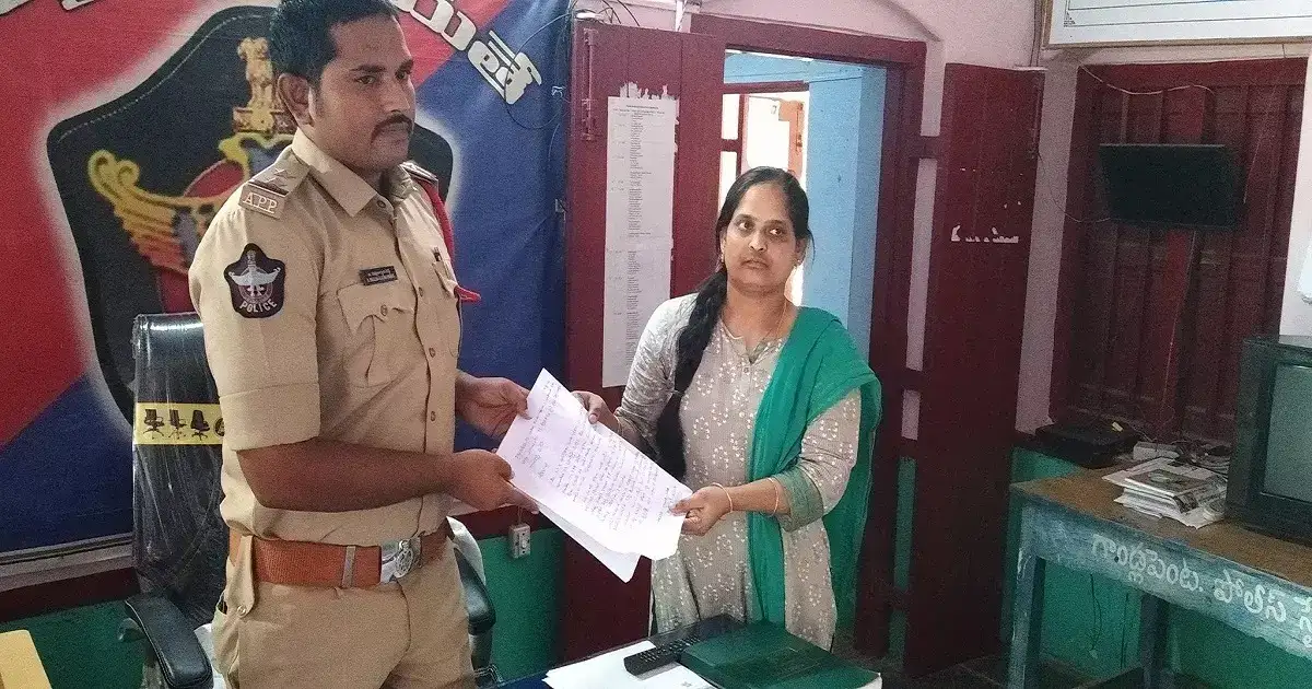 YSRCP Anitha Reddy,Mp Madhav పక్కన నా ఫోటో పెట్టి దుష్ప్రచారం ...