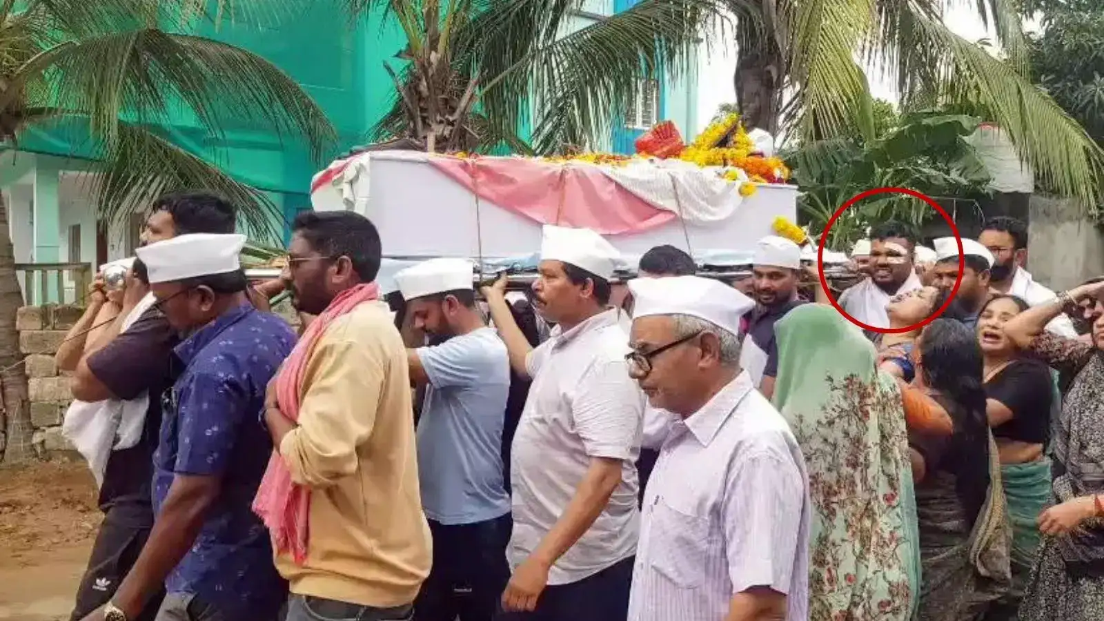 Ahmedabad Plane Crash Survivor,ఆస్పత్రి నుంచి నేరుగా సోదరుడి ...