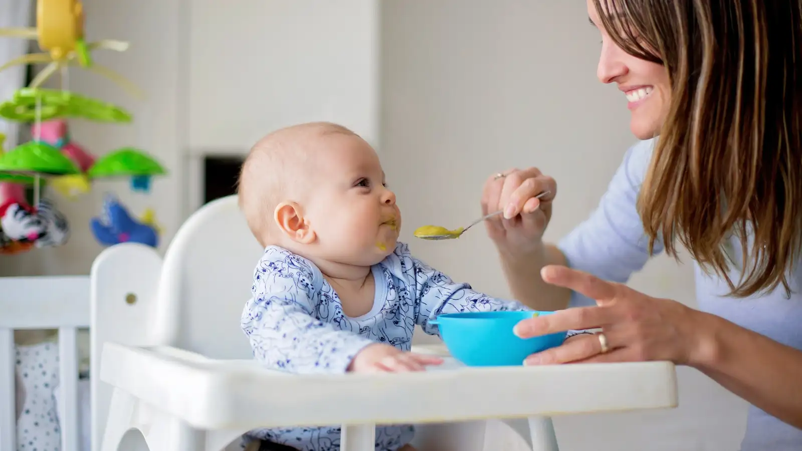 Introducing Solids to Your Baby: The Complete 6-Month Feeding Guide for ...