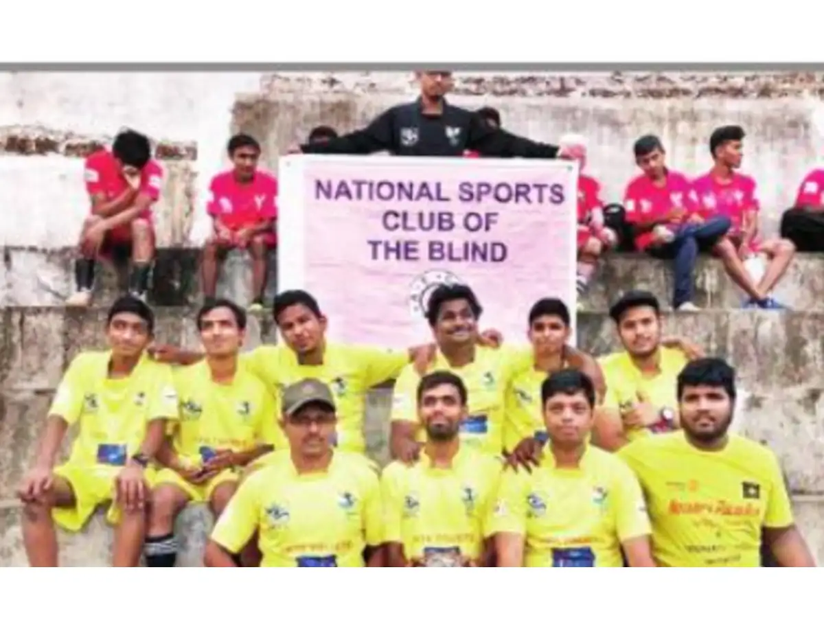 दृष्टीपलीकडील खेळ - article about blind people and sports ; by anuja ...