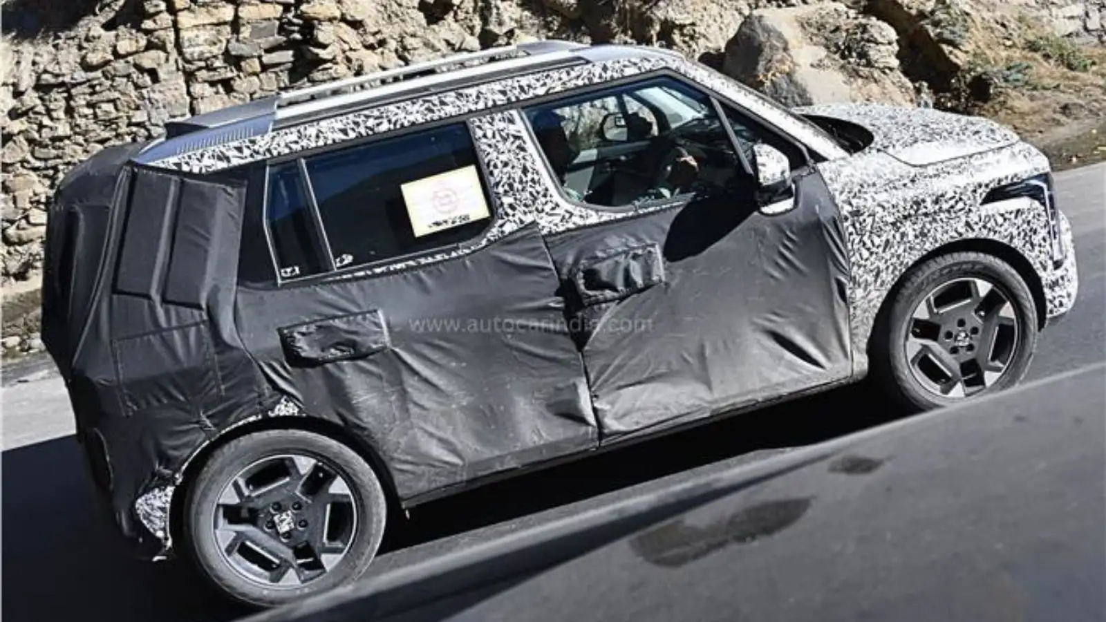 kia clavis compact suv model features: கியா கிளாவிஸ் காம்பேக்ட் எஸ்யூவி ...