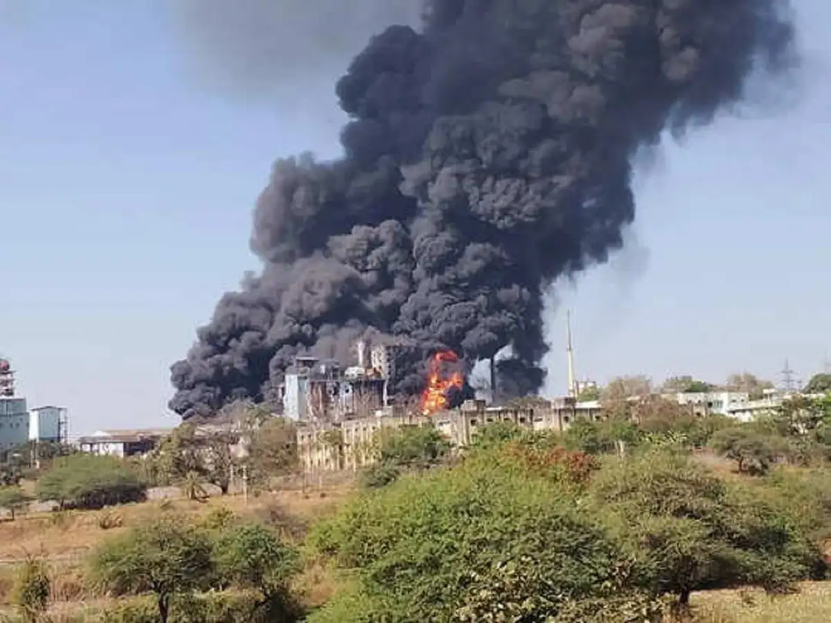 Jindal Polyfilm Company,जिंदाल आगप्रकरणी सात जणांवर गुन्हा दाखल; दीड ...