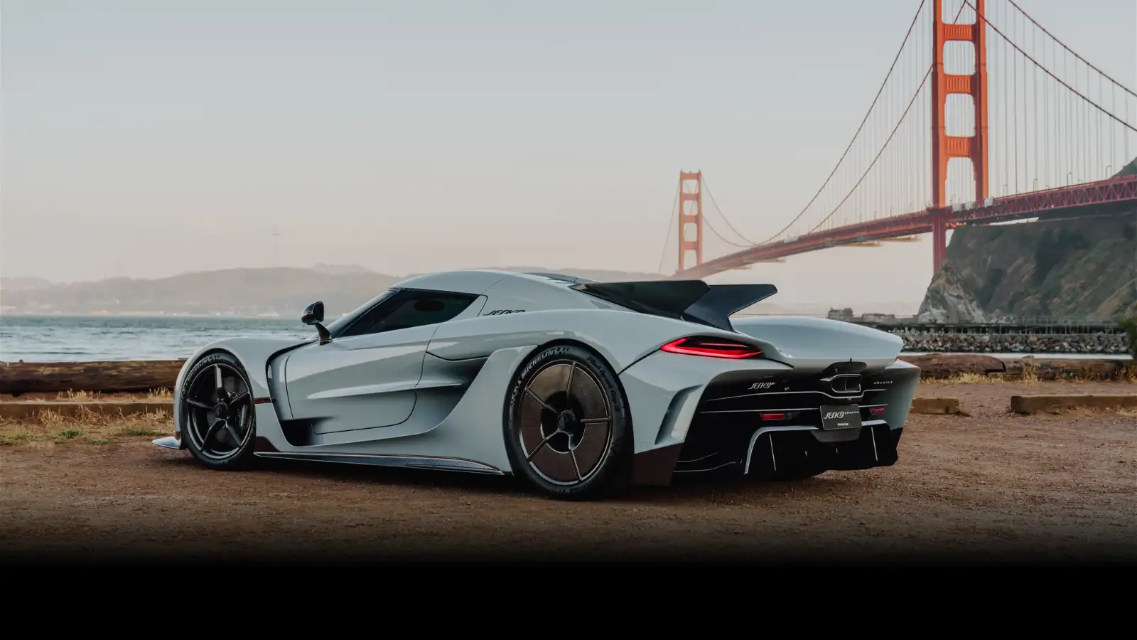 koeingsegg jesko absolut breaks the record of world's fastest car ...