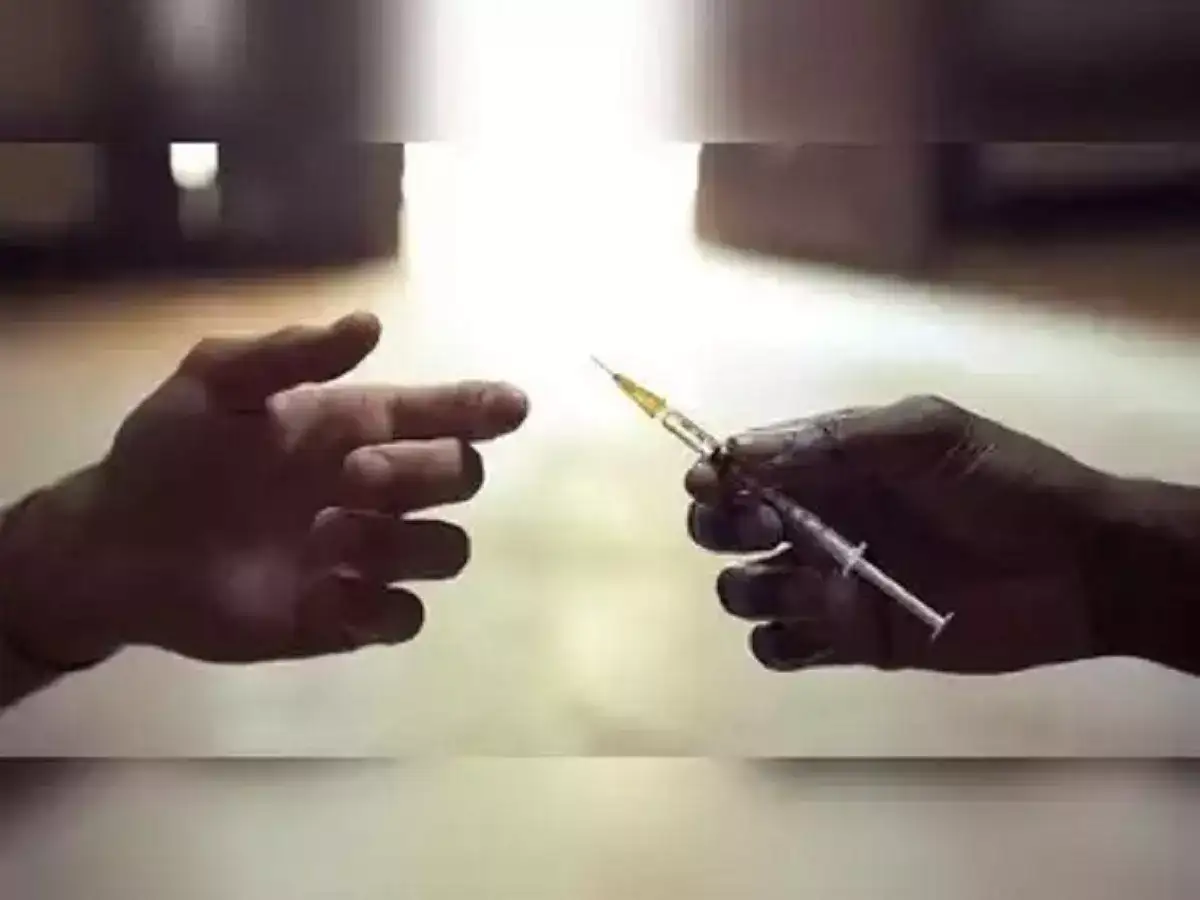 Drug Injection,கரூரில் போதை ஊசிகள் தயாரிப்பு: மாணவர்களுக்கு விற்பனை.. 6 ...