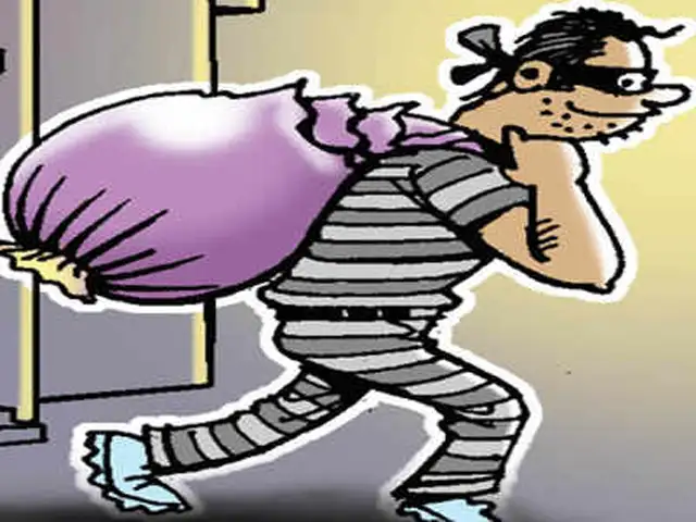 अर्धनग्न करून चोरांचे मुंडन केले, व्हिडीओ सोशल मिडीयावर व्हायरल - thief ...