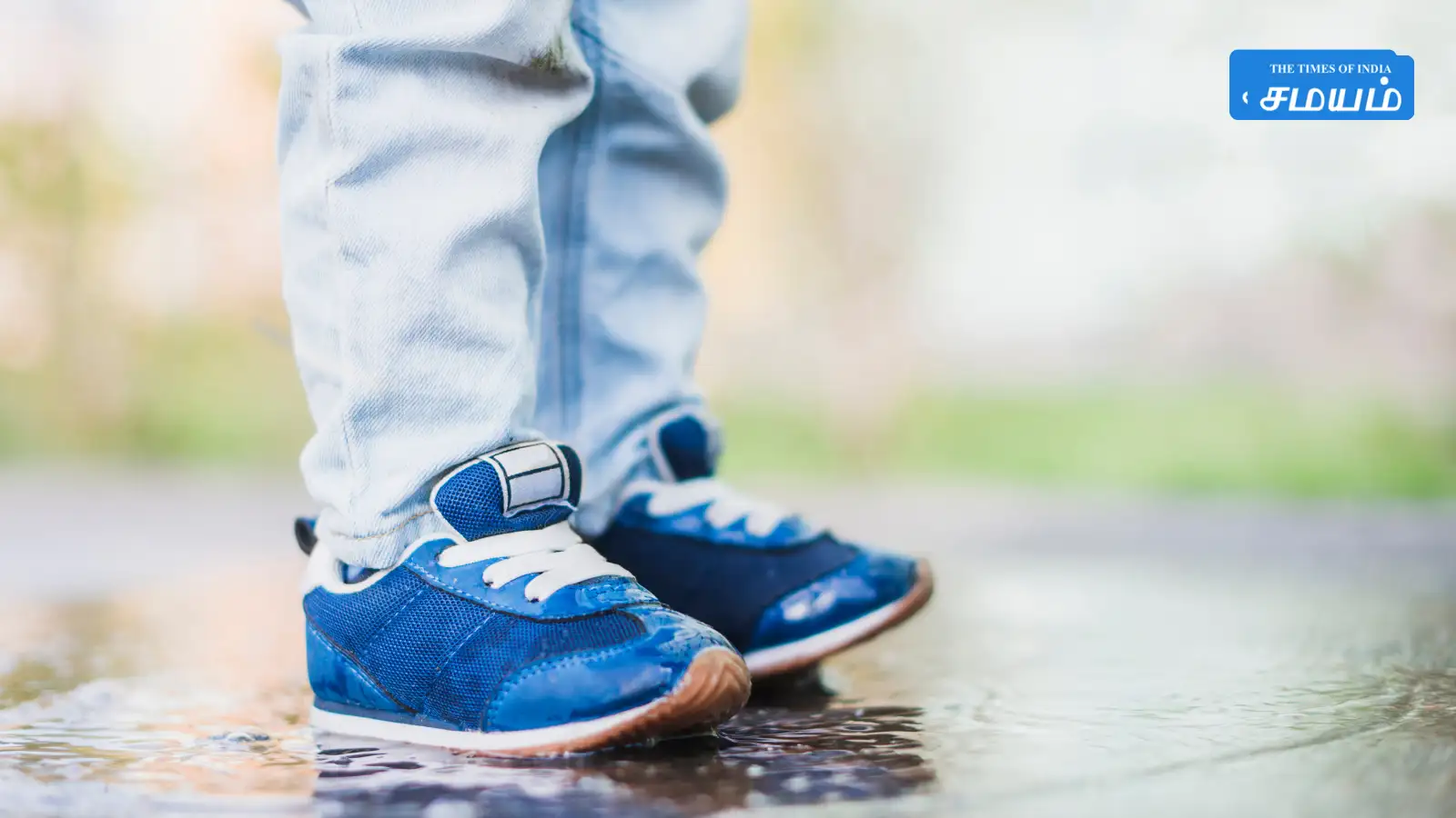 How To Clean And Dry For Wet Shoes In Monsoon Period : மழையில் ஷூ ...