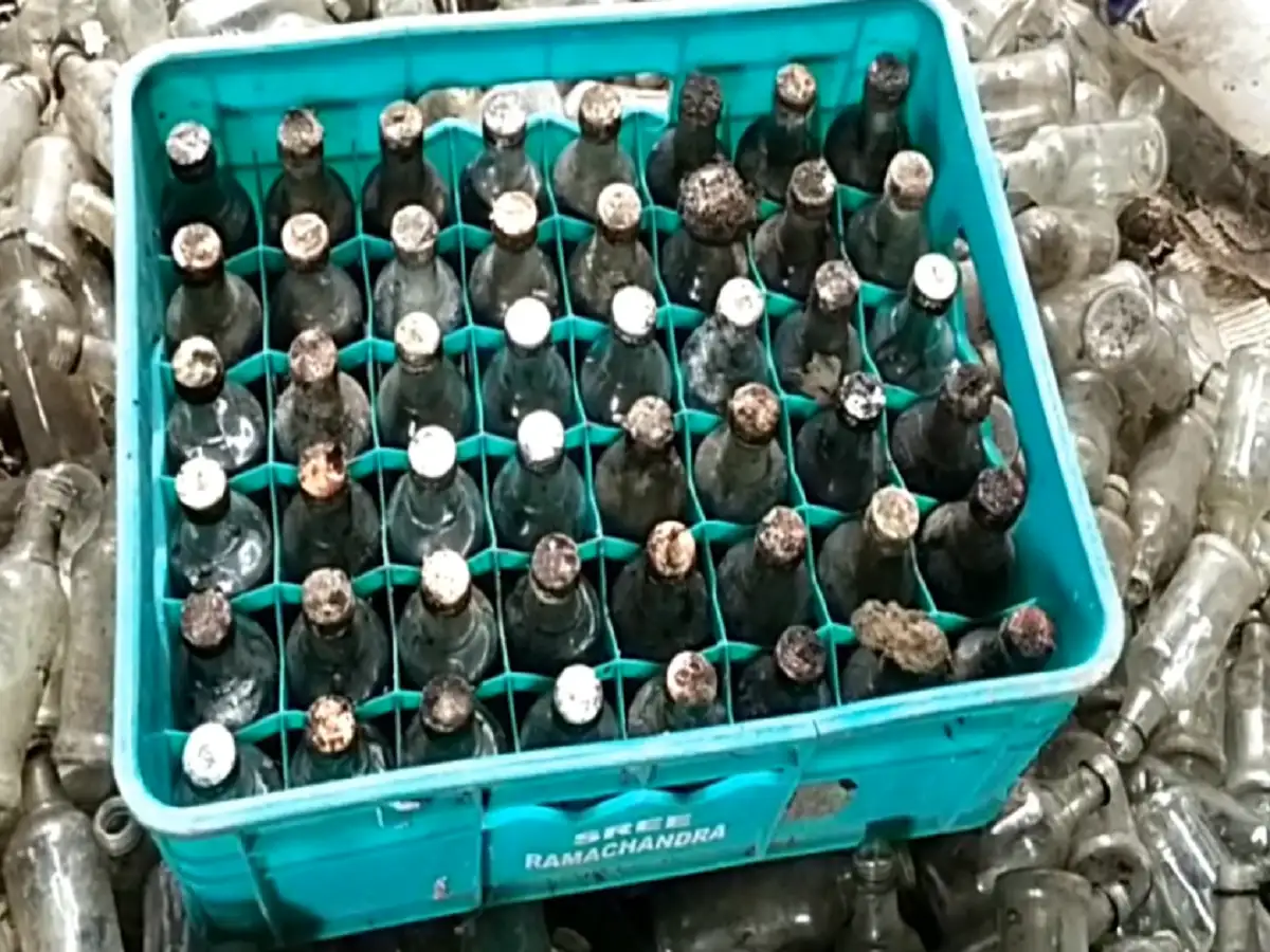 Liquor Mill,திருவள்ளூர்; தொழிற்சாலையின் மேற்கூரையைப் பிரித்து ...