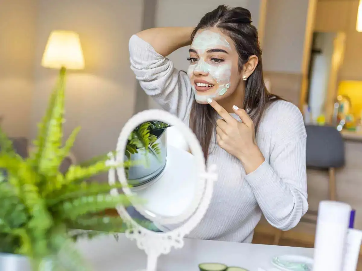 How To Make Snake Gourd Or Padval Face Pack For Healthy And Soft Skin ...