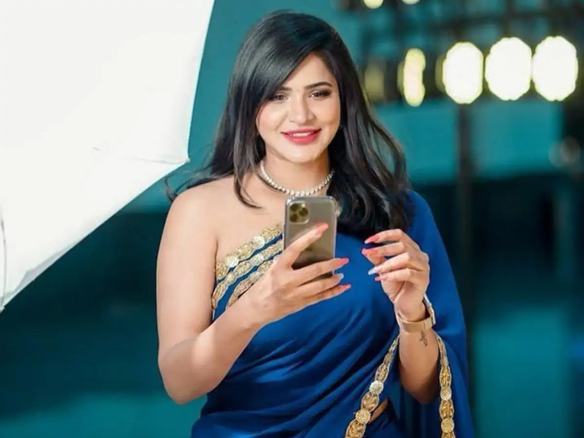 Ashu Reddy,అషు రెడ్డి వేలికి ఉంగరం తొడిగేశారు! ఎమోషనల్ అయిన బిగ్ బాస్ ...