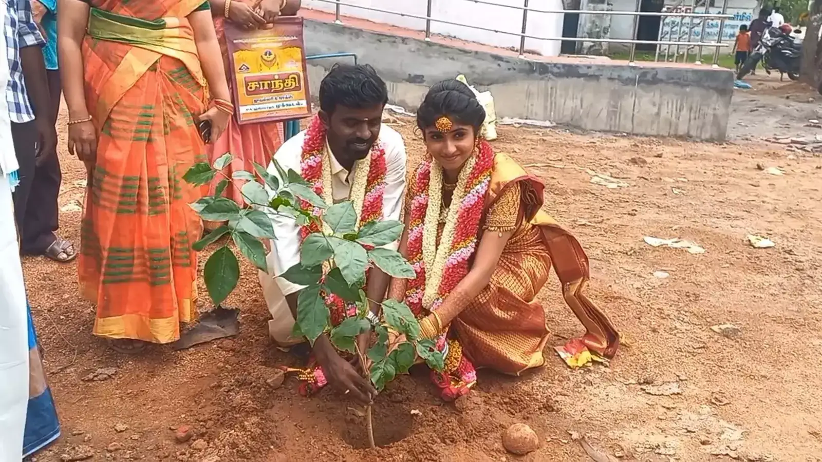 Tirunelveli Mukkudal,திருநெல்வேலி முக்கூடலில் திருமணம் முடிந்த கையோடு ...