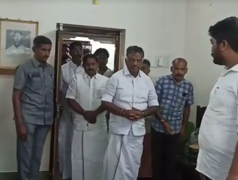 O Palaniammal,தாயாரின் காலை பிடித்து கதறி அழுத ஓபிஎஸ்: பெரியகுளம் ...