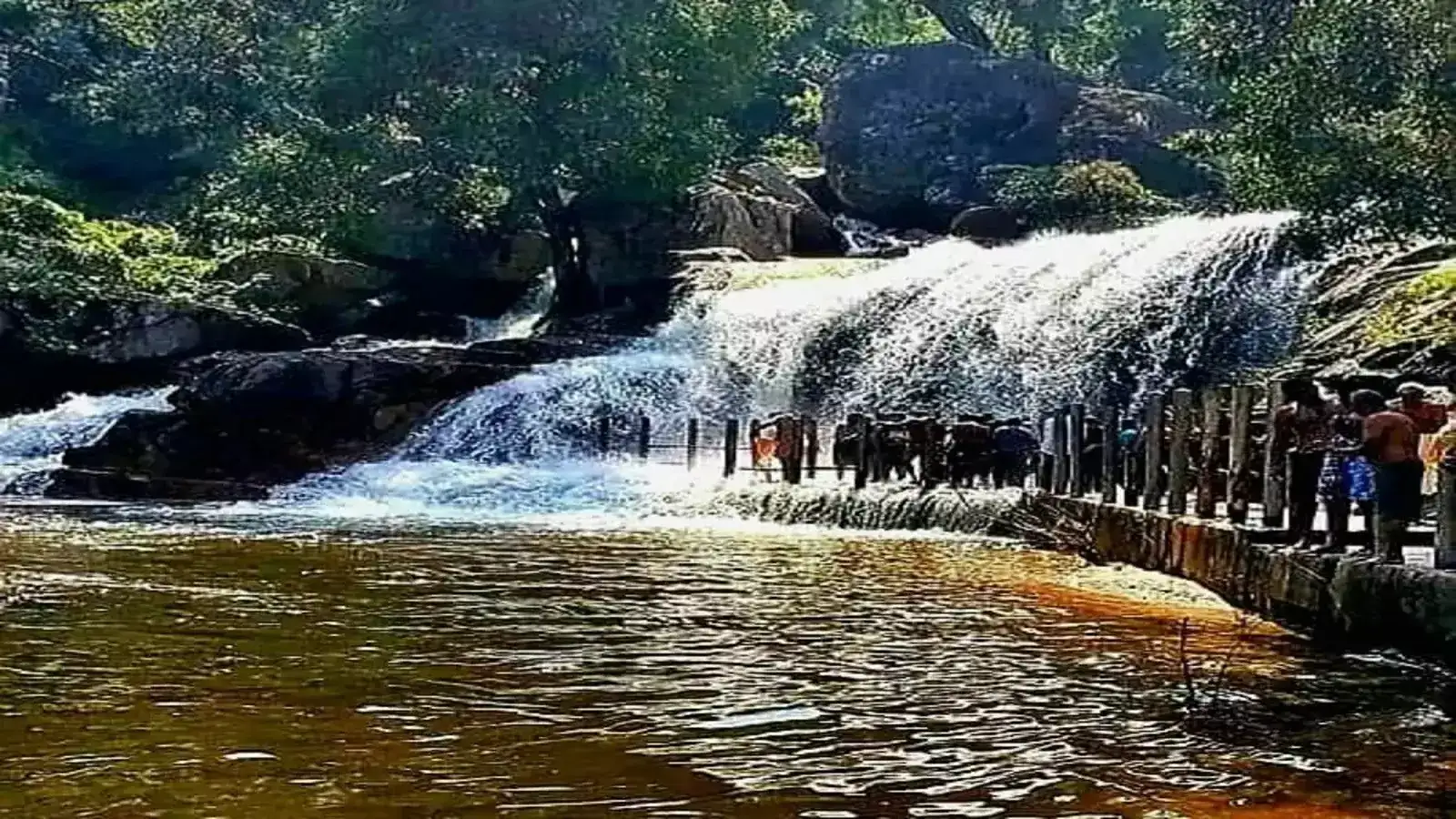 tourist prohibited bath in panchalingam falls : திருமூர்த்திமலை ...