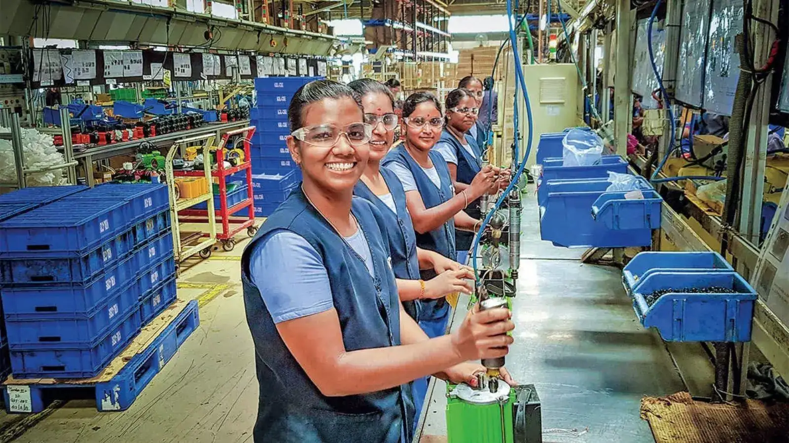 Alex Paul Menon IAS : தமிழகப் பெண்களுக்கு சூப்பர் சான்ஸ்... அலெக்ஸ் ...