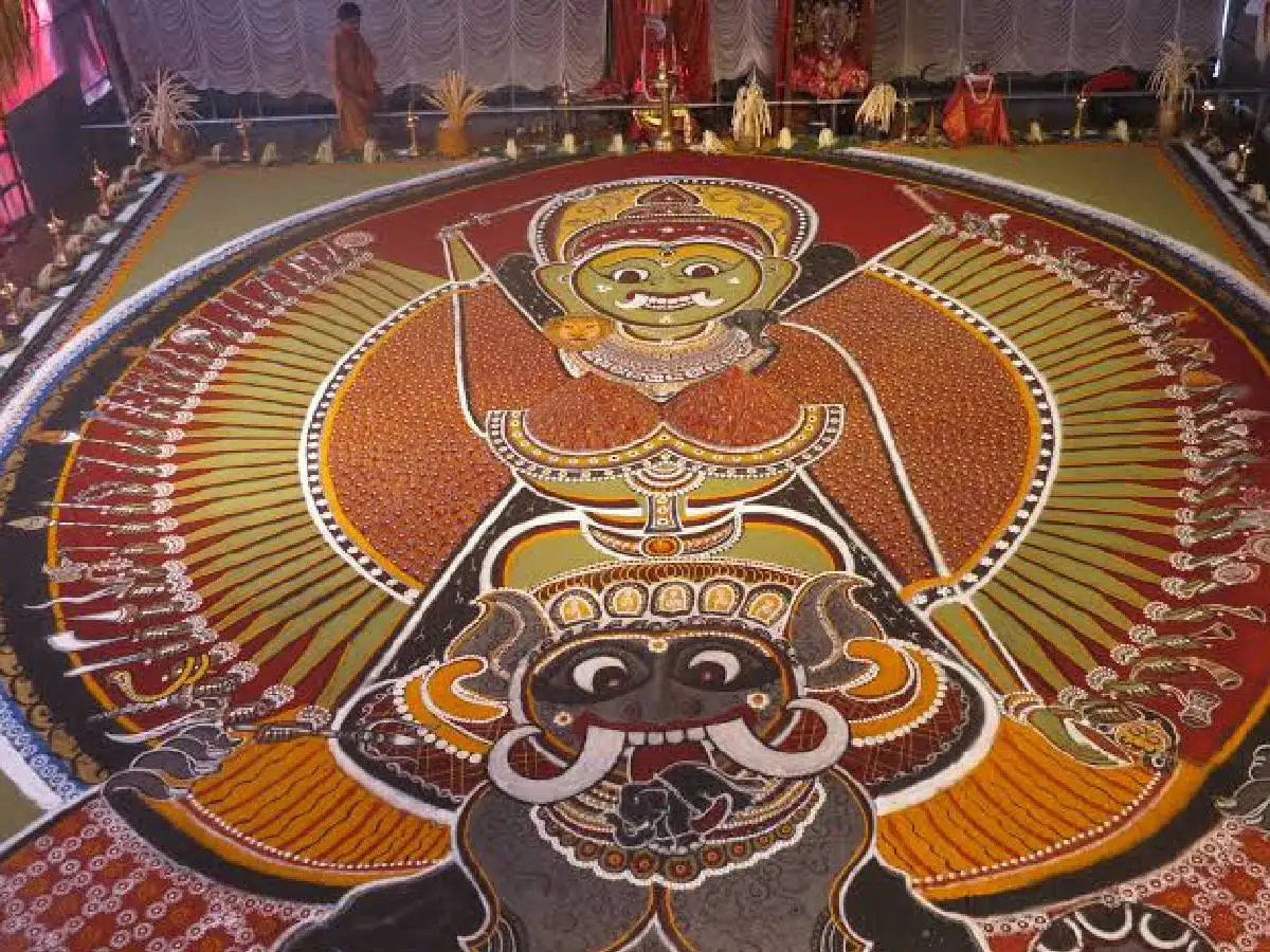 Kalamezhuthum Pattum In Kerala,ഭദ്രകാളിക്ക് വസൂരി വന്നത് എങ്ങനെ ...