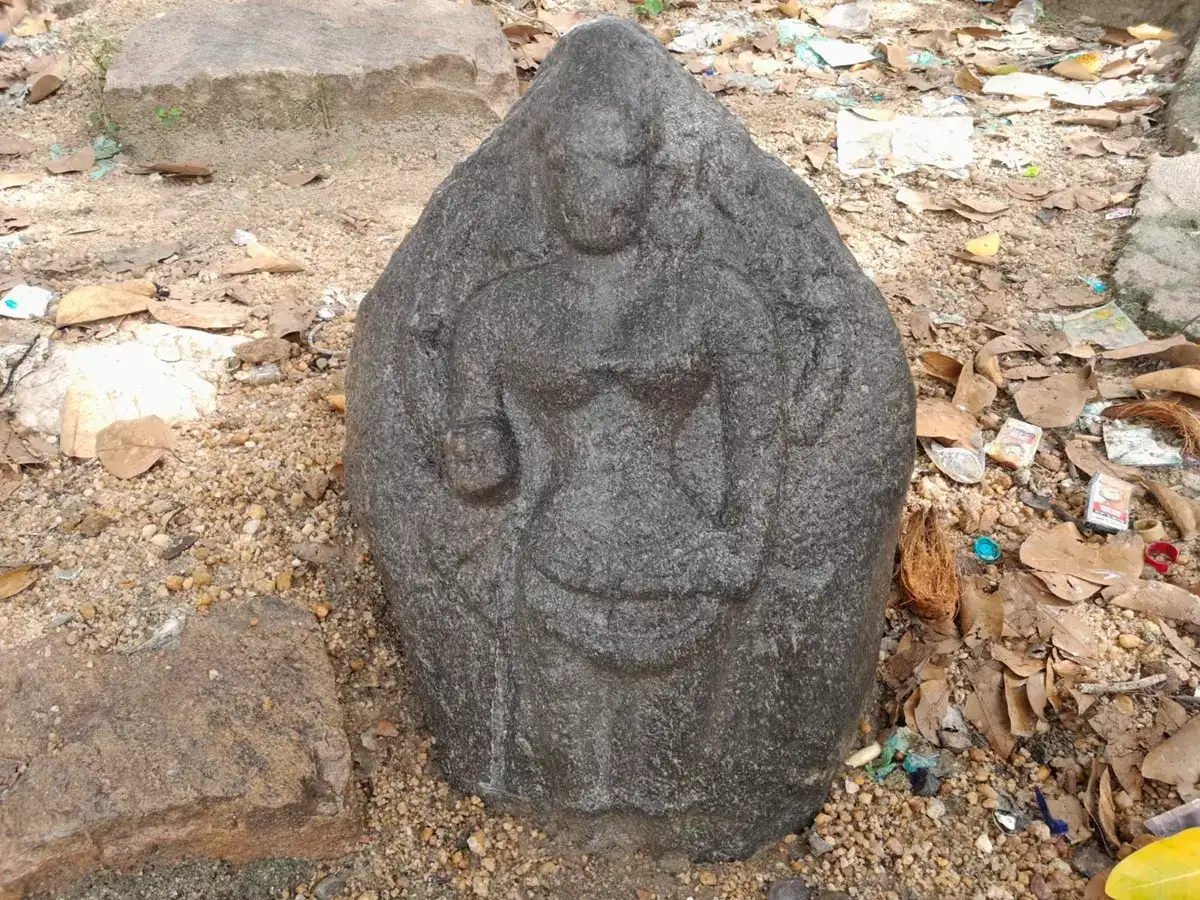 Kotravai Sculpture,செக்கானூரணியில் கி.பி.9ஆம் நூற்றாண்டு கொற்றவை ...