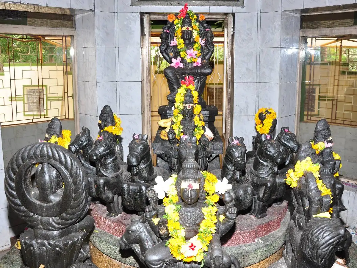 Navagraha Gayatri Mantra,நவகிரஹ காயத்ரி மந்திரங்கள் மற்றும் நவகிரஹ ...