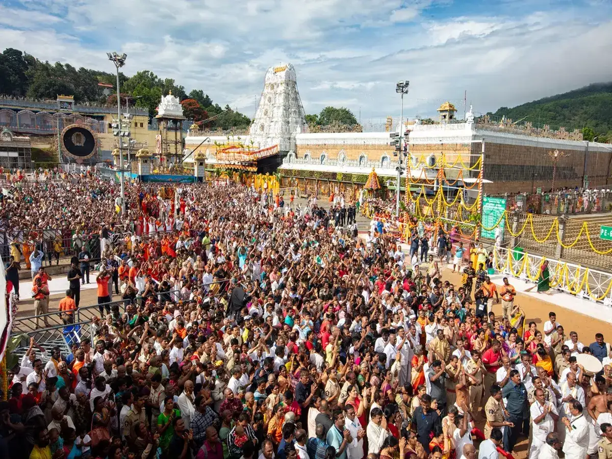 Tirumala Direct Line No Devotee Rush For Srivari Darshan - తిరుమల ...