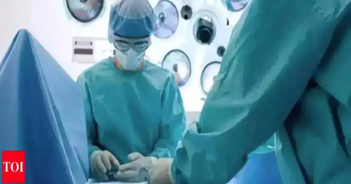 Delhi Rare Surgery News,डॉक्टरों ने किया कमाल, पहले तीन कटी उंगलियां ...