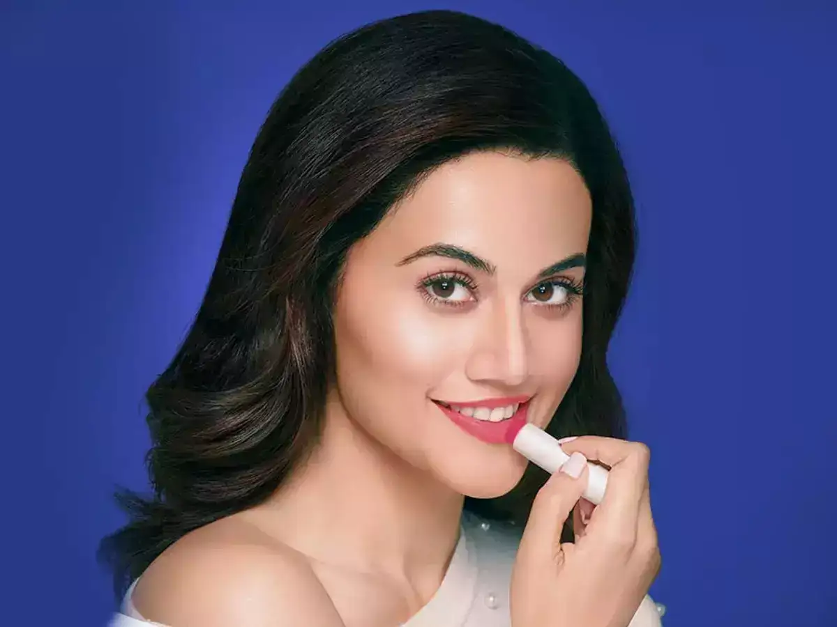 Lip Palm Benefits For Palm Dryness : உதடு வறட்சி நீங்க எந்த மாதிரி லிப் ...