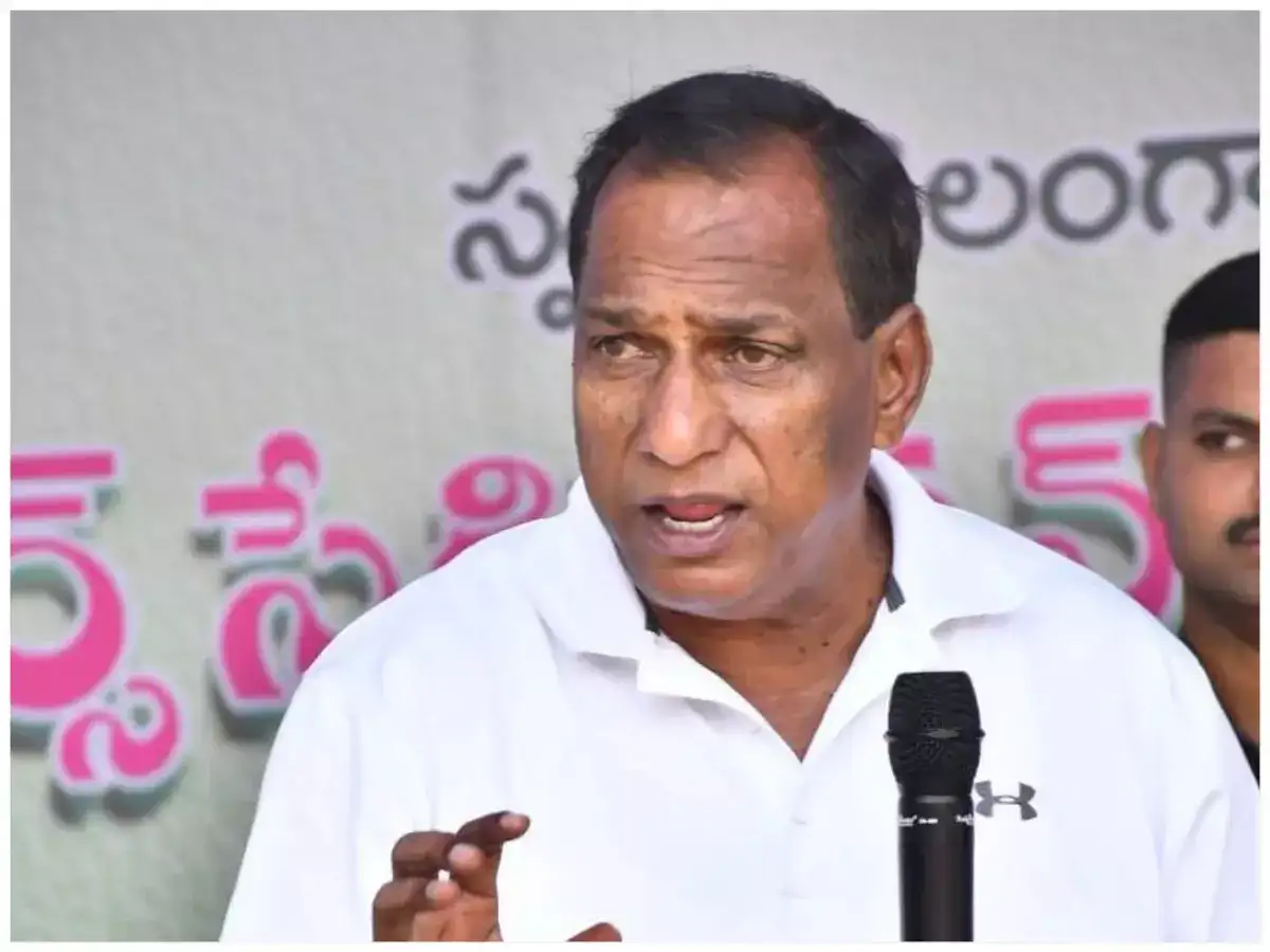Congress Bhavani Reddy,Malla Reddy: ‘మల్లన్నా.. కూసోవే’... మంత్రికి ...