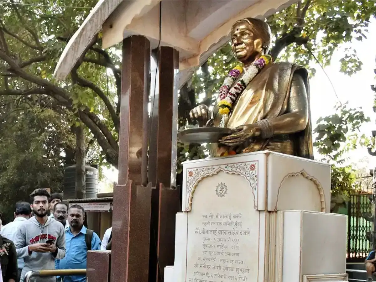 Meena Tai Thackeray,स्मशानभूमीस मीनाताईंचे नाव दिल्याने वाद - meenatai ...