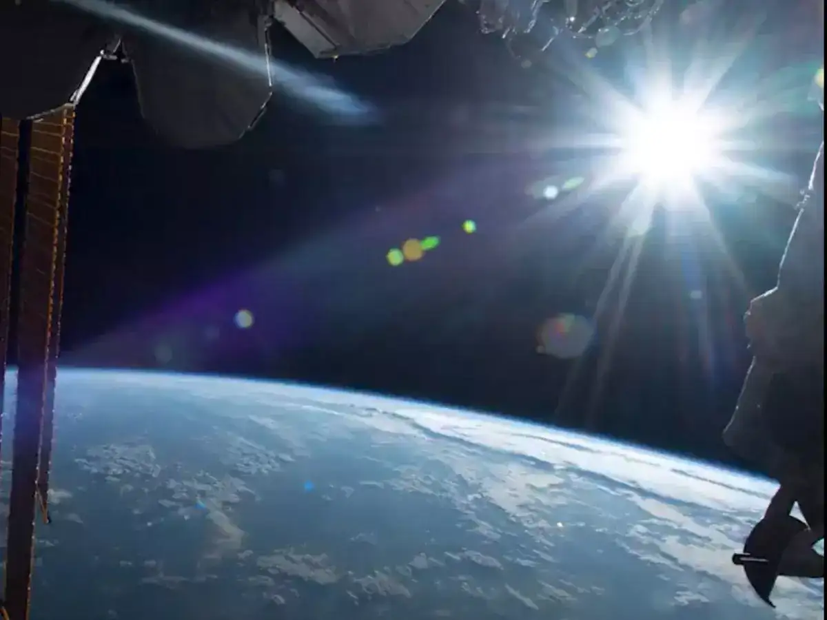 NASA Earth Timelapse From ISS : Sunset In Space Timelapse Video Of ...