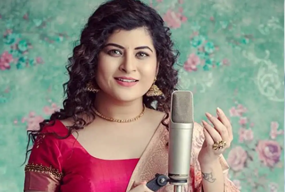 Savani Ravindra Songs,सावनी रविंद्रचे बंगाली सिनेसृष्टीत पदार्पण ...