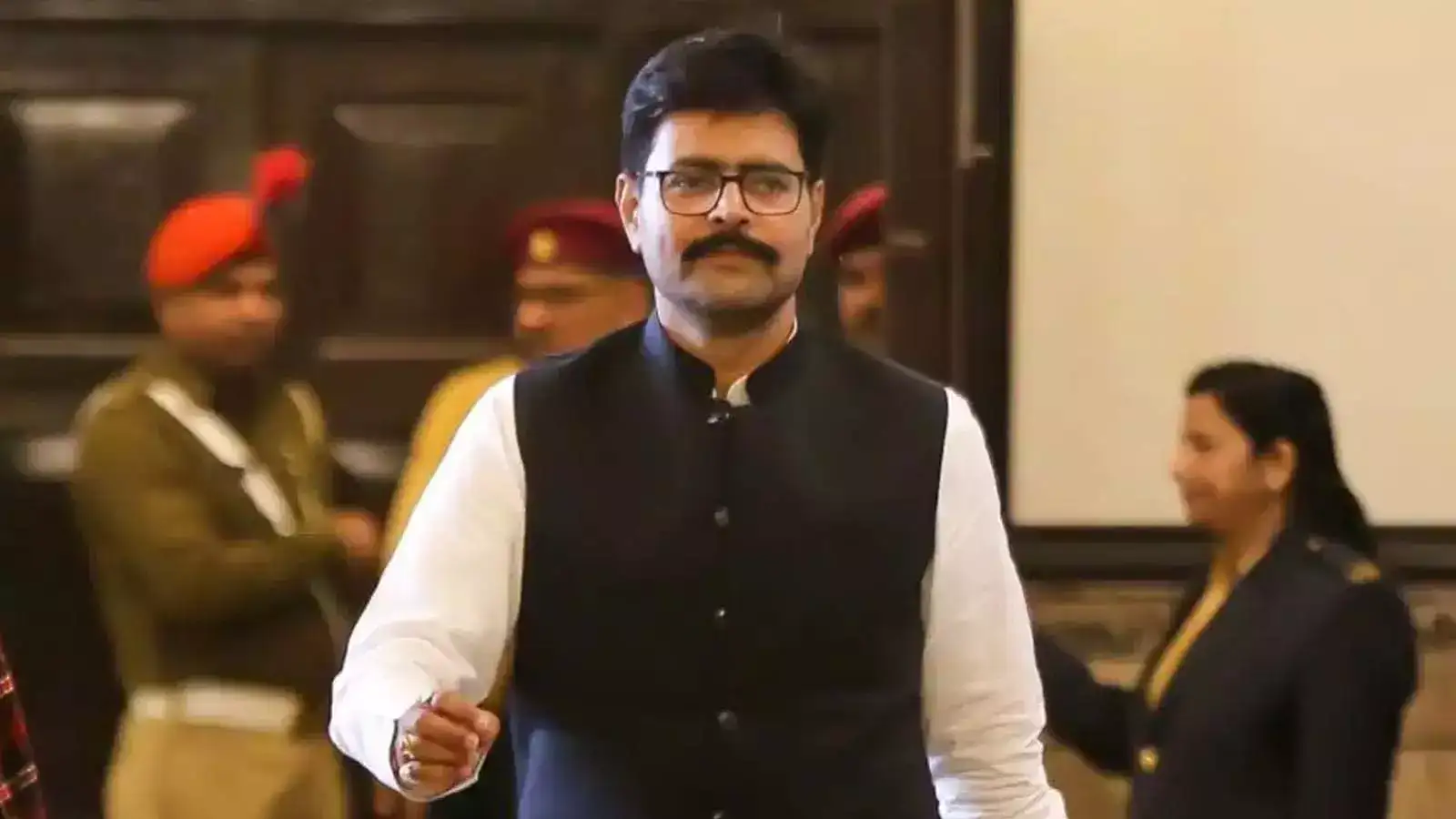 14 साल पुराने फायरिंग केस में फंसे बाहुबली MLA अभय सिंह, विधायकी जाने पर 50:50 फंसा मामला, जानिए ...