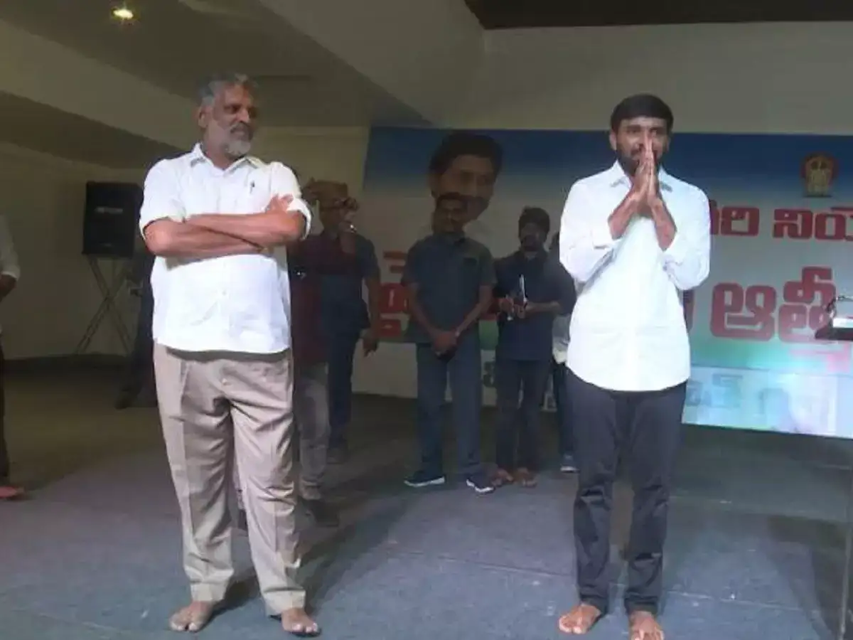 Chevireddy Bhaskar Reddy,నేను సీఎం జగన్ దగ్గరికి వెళ్లిపోతున్నా.. నా కుమారుడిని ఎమ్మెల్యేగా ...