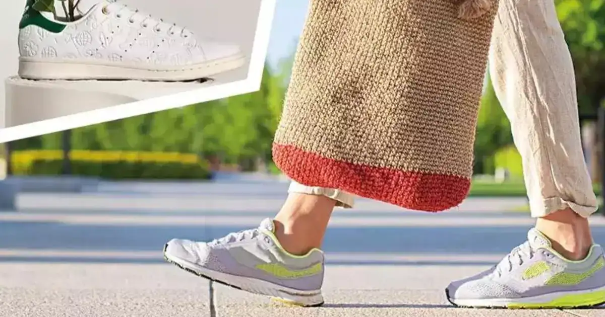 Wearing Socks,ನಿಮ್ಮ ಪಾದಗಳ ಬಗ್ಗೆ ಕಾಳಜಿ ಇದ್ರೆ ಸಾಕ್ಸ್‌ ಇಲ್ಲದೆ ಶೂ ಧರಿಸೋ ತಪ್ಪು ಮಾಡ್ಬೇಡಿ - why you ...