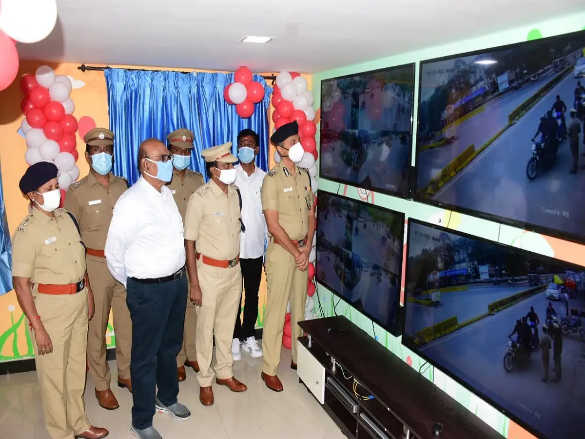 Coimbatore Police Commissioner Sumit Saran,போலீஸ் ஹெல்பருக்கு புதிதாகக் ...
