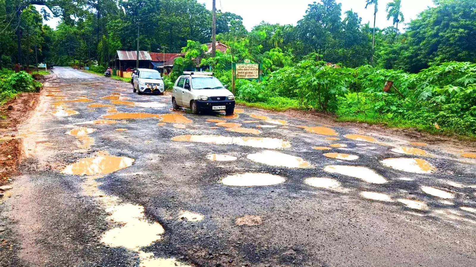 National highway 766 which connects Sirsi to kumta - Hubballi full of ...