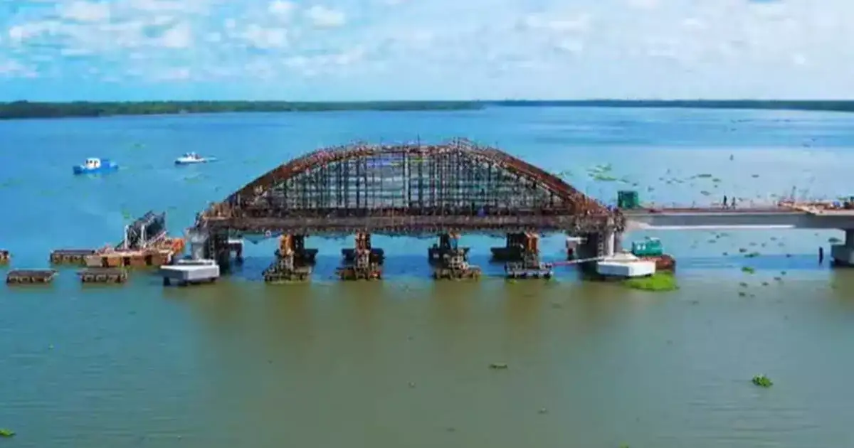 Perumbalam Bridge Arch Beam: 100 കോടി ചെലവിൽ അതിവേഗം ഉയർന്ന് പെരുമ്പളം ...