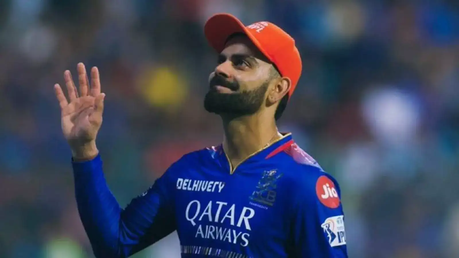 Virat Kohli Touching Gesture,దటీజ్‌ కోహ్లీ.. ఒక్క మాటతో ముంబై ఫ్యాన్స్‌ను దారిలోకి తెచ్చాడుగా ...
