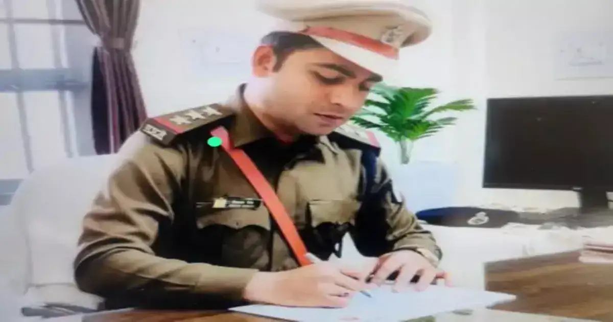आधी रात को नाबालिग लड़की को उठा ले गया जेलर, होटल में पहुंची पुलिस तो ...