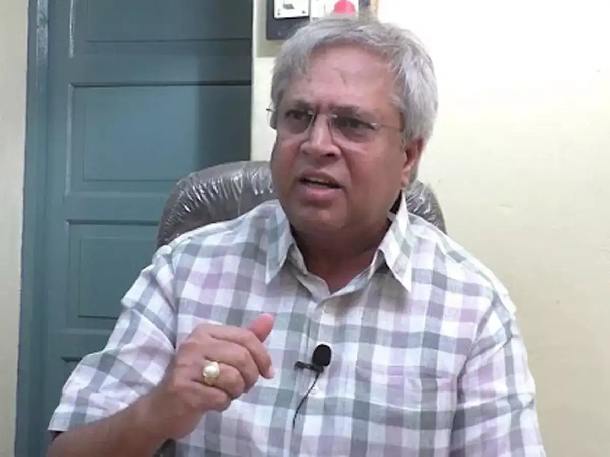 Vundavalli Aruna Kumar,రామోజీ ఫిల్మ్‌సిటీ అక్రమ నిర్మాణమే.. మాజీ ఎంపీ ...