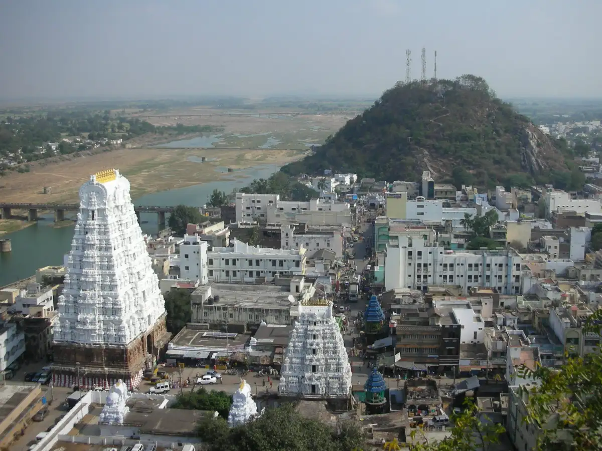 Srikalahasti Temple,ప్రాణం ఉన్న శివలింగ క్షేత్రం ప్రపంచంలో ఇదొక్కటే ...