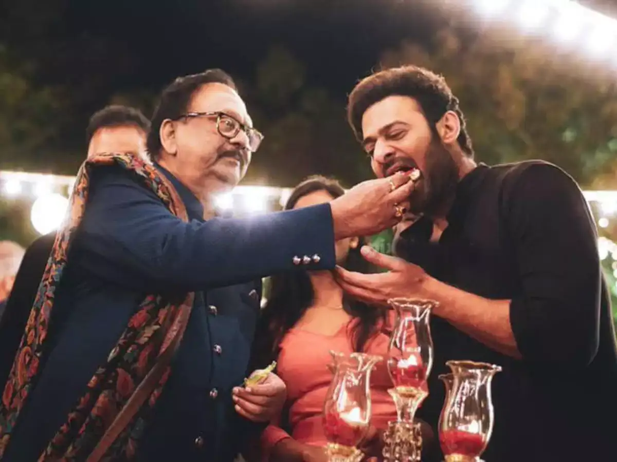 Krishnam Raju,Prabhas Marriage: నాయాల్దీ.. కత్తి అందుకో జానకీ!! వీడెవడో ...