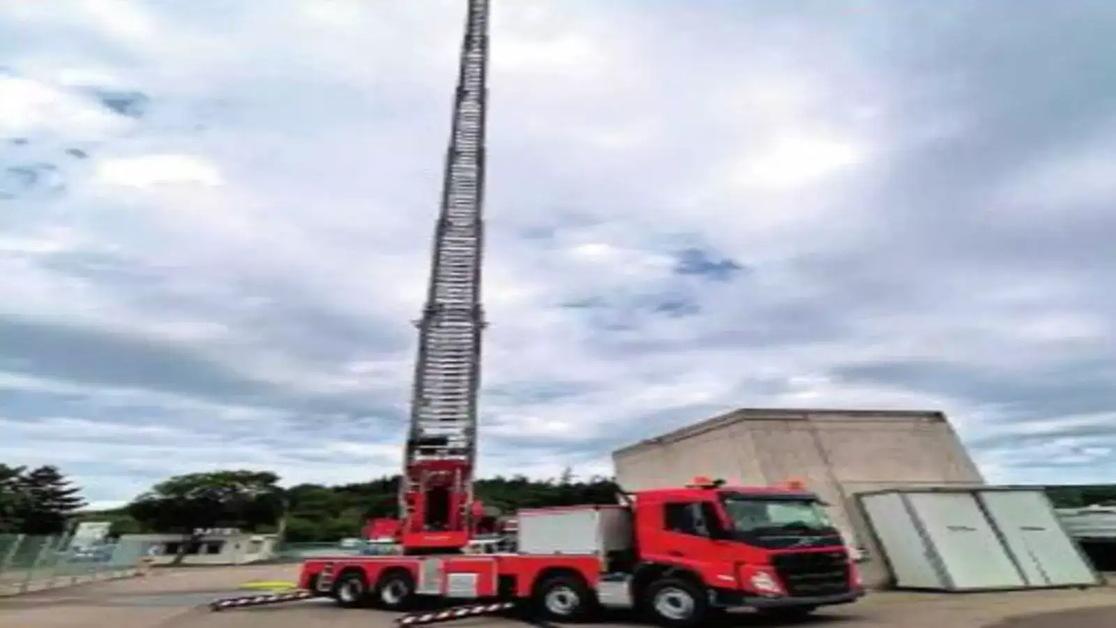 Vasai News : german made 64 meter high turntable ladder inducted into ...