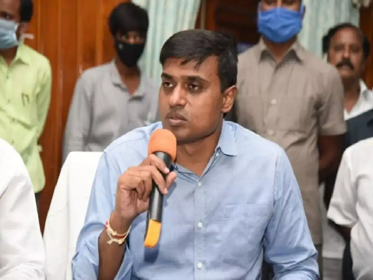 Mp Midhun Reddy,ఆ నలుగురు ఎమ్మెల్యేలకు సీఎం జగన్ ఒక్కటే చెప్పారు ...