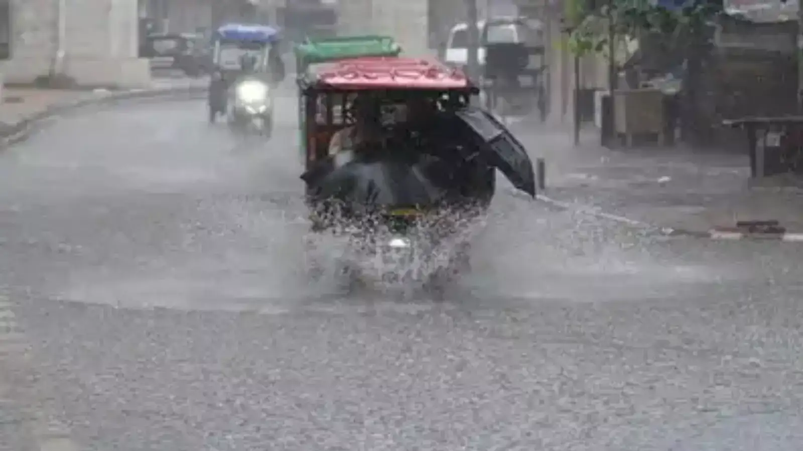 आज का मौसम 30 जून 2025: दिल्ली-NCR में भारी बारिश का अलर्ट, बिहार में ...