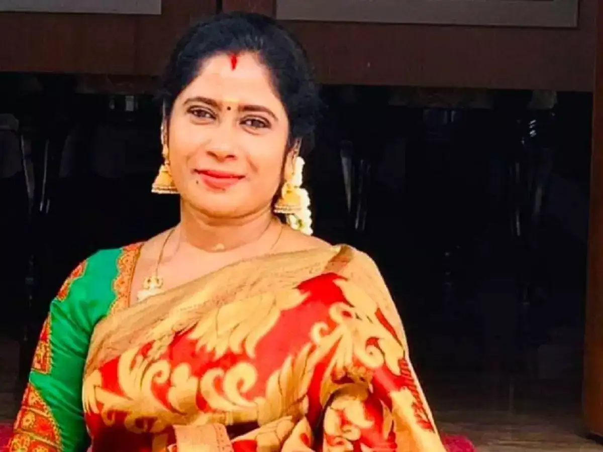 Meena Jayakumar,புதிய பதவி, வேற லெவல் என்ட்ரி... திமுகவில் மீண்டும் சீனுக்கு வந்த மீனா ...