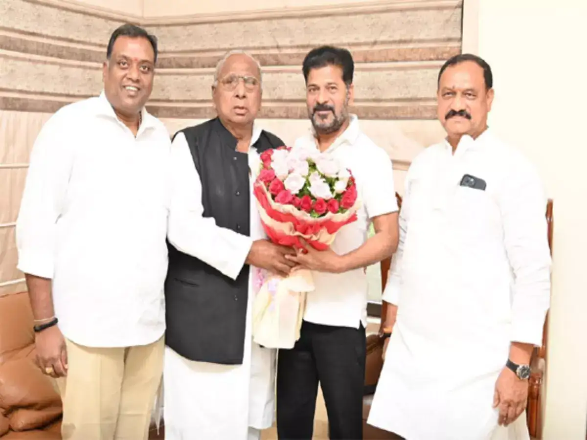 Vh Met Revanth Reddy,వీహెచ్‌కు సీఎం రేవంత్ బుజ్జగింపులు.. ఎంపీ సీటు ...